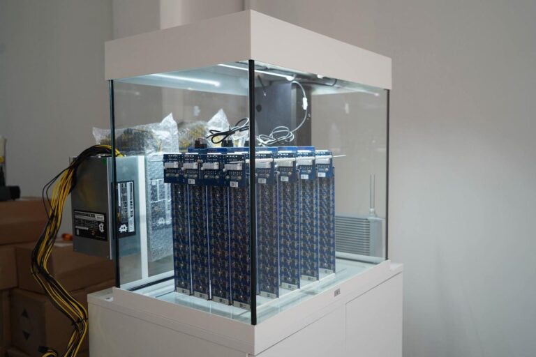 Immersion cooling for ASIC miners: What is it and how does it impact? Immersion cooling for ASIC miners: What is it and how does it impact?
